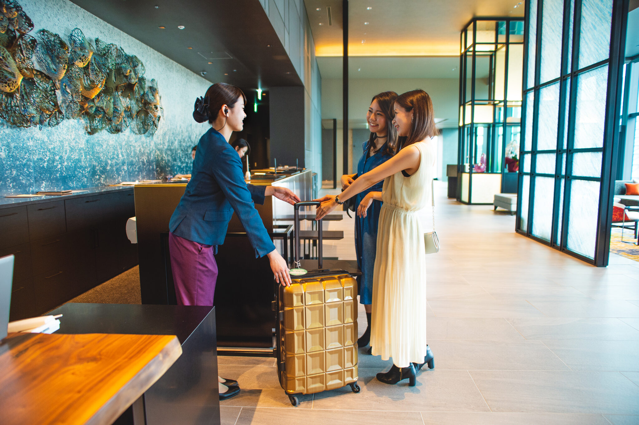 [Nishi Umeda] Easy sightseeing with baggage delivery♪ Information on ...